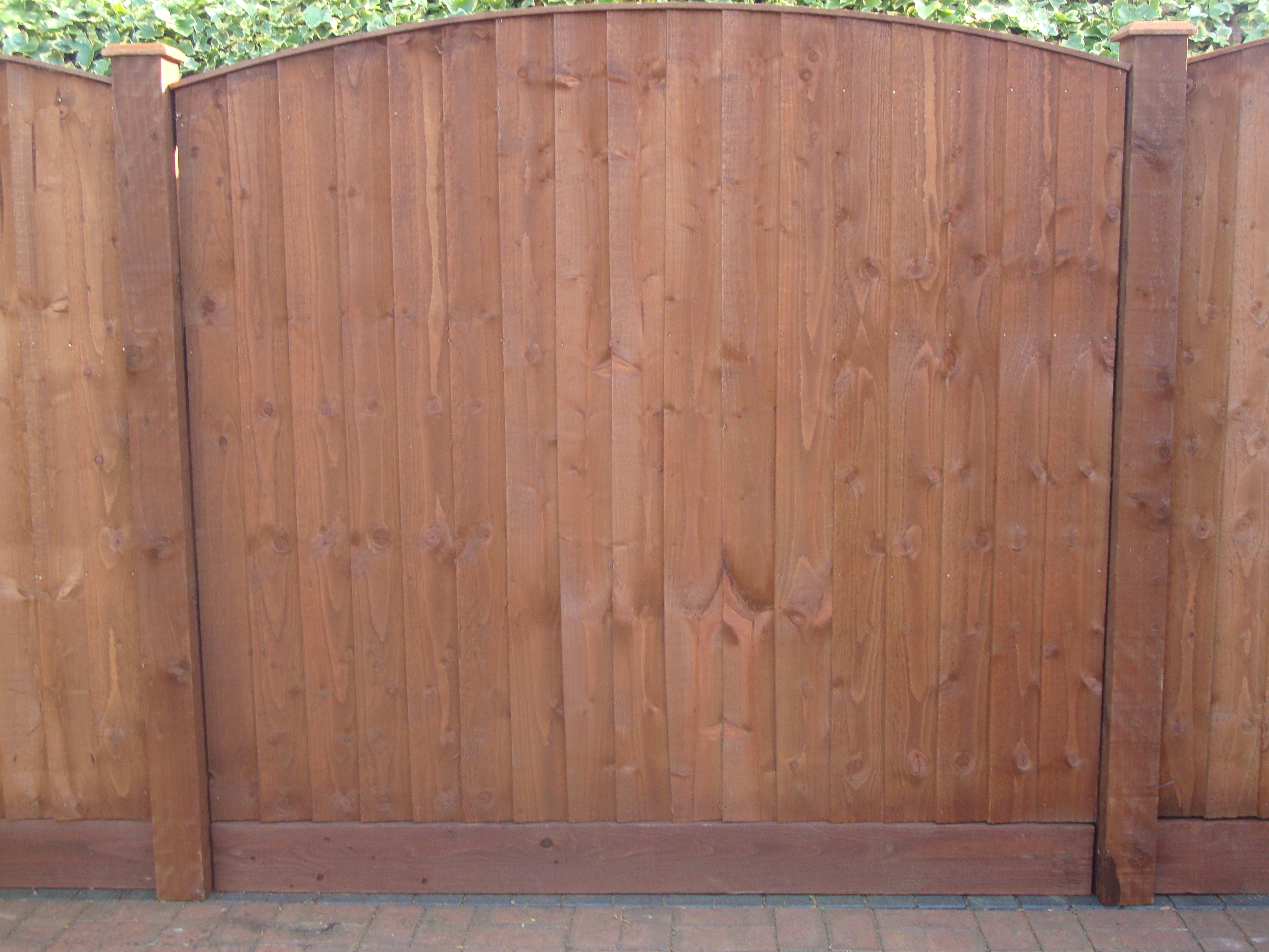 6ft x 4ft 6" Arch Top Feather Edge Fence Panels - Formby Timber ...